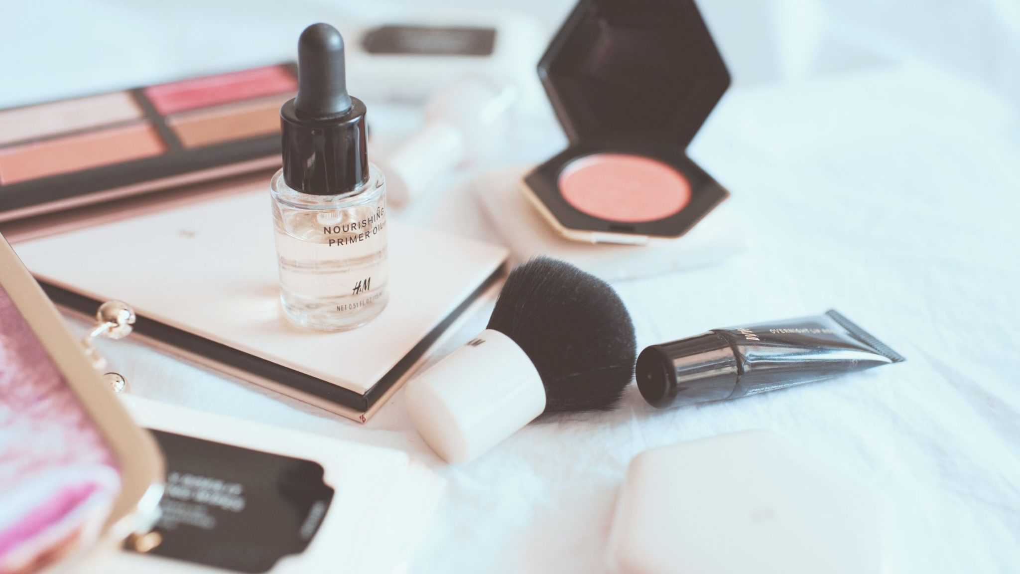 10 Easy Ways to Simplify Your Beauty Routine - Her Soul is Beautiful
