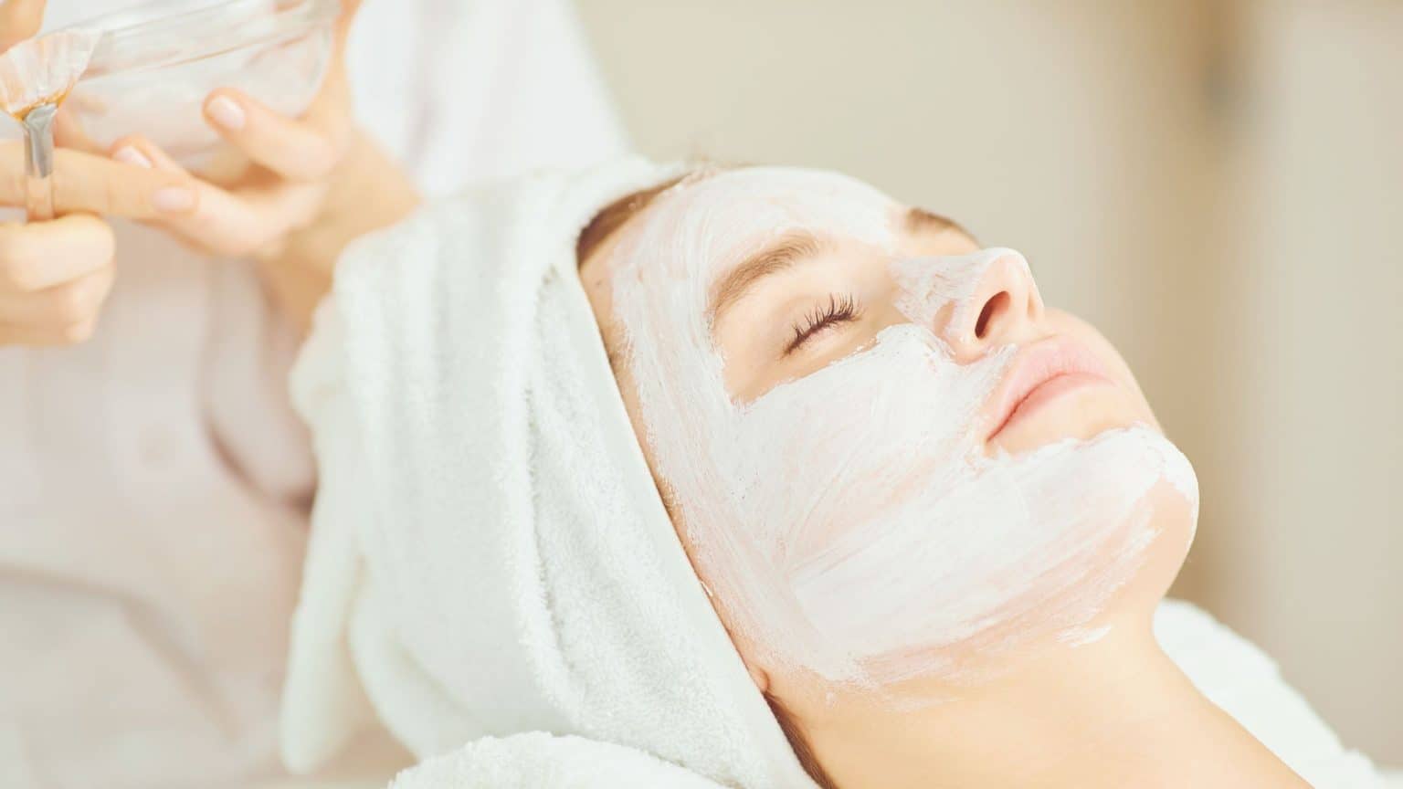 10 Easy Ways to Simplify Your Beauty Routine - Her Soul is Beautiful