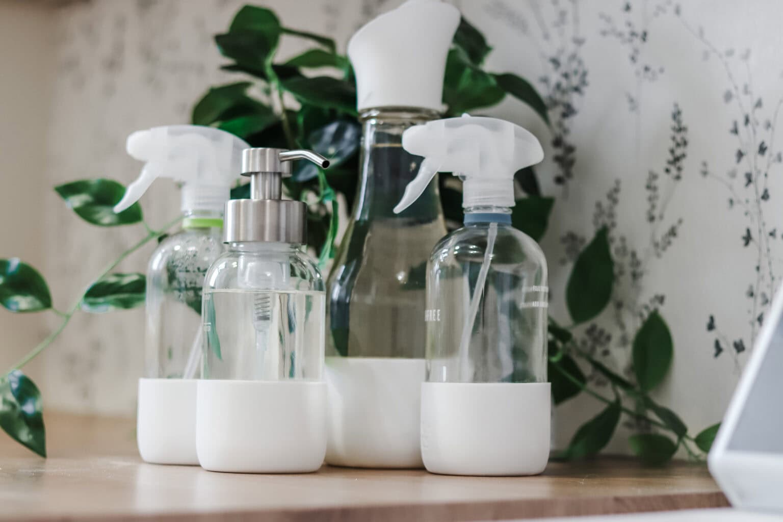 Non-Toxic Cleaning Supplies for a Safe and Sparkling Home - Her Soul is ...