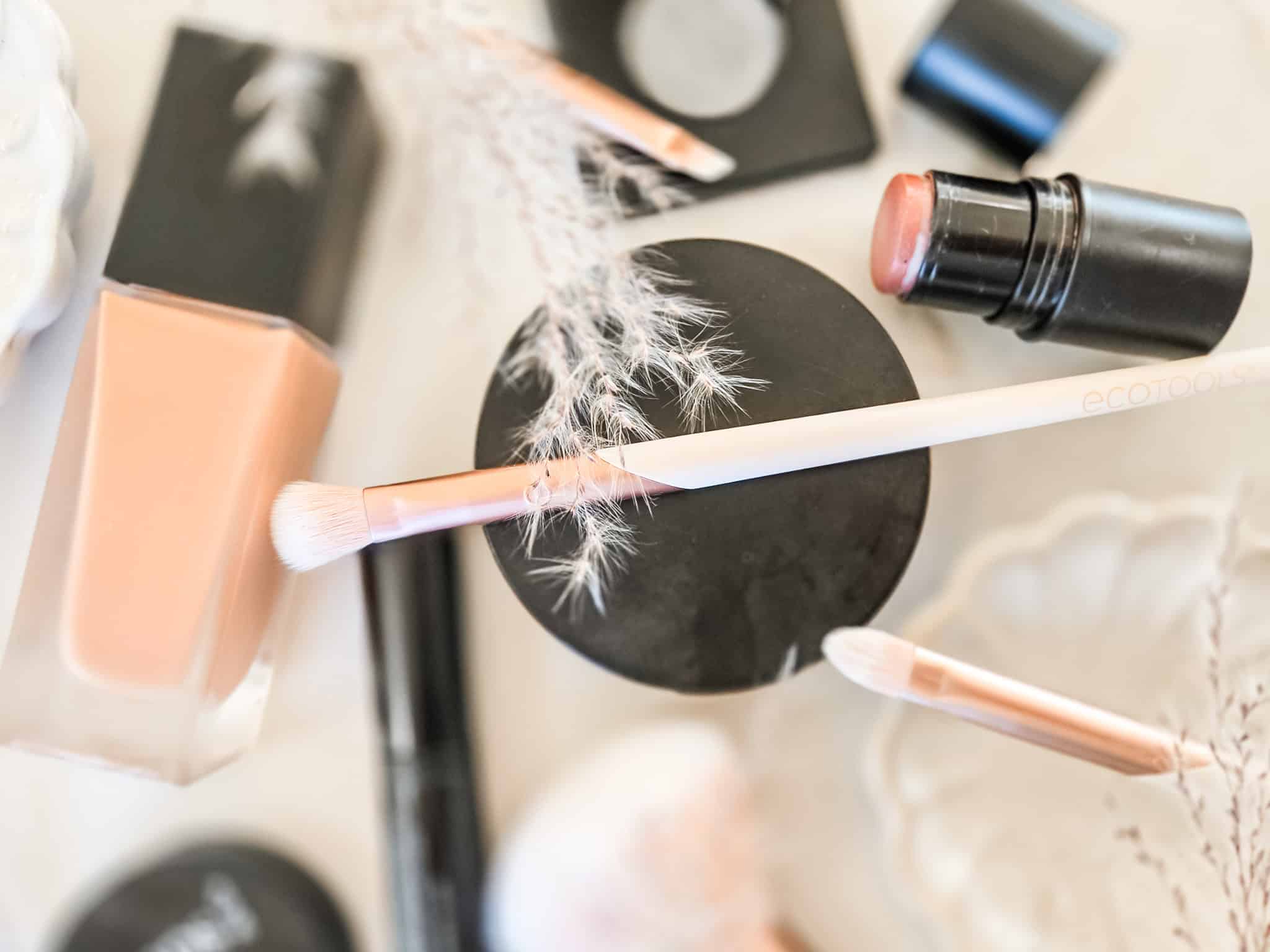 The Ultimate Clean Makeup Guide: Non-Toxic Swaps for Every Product in ...