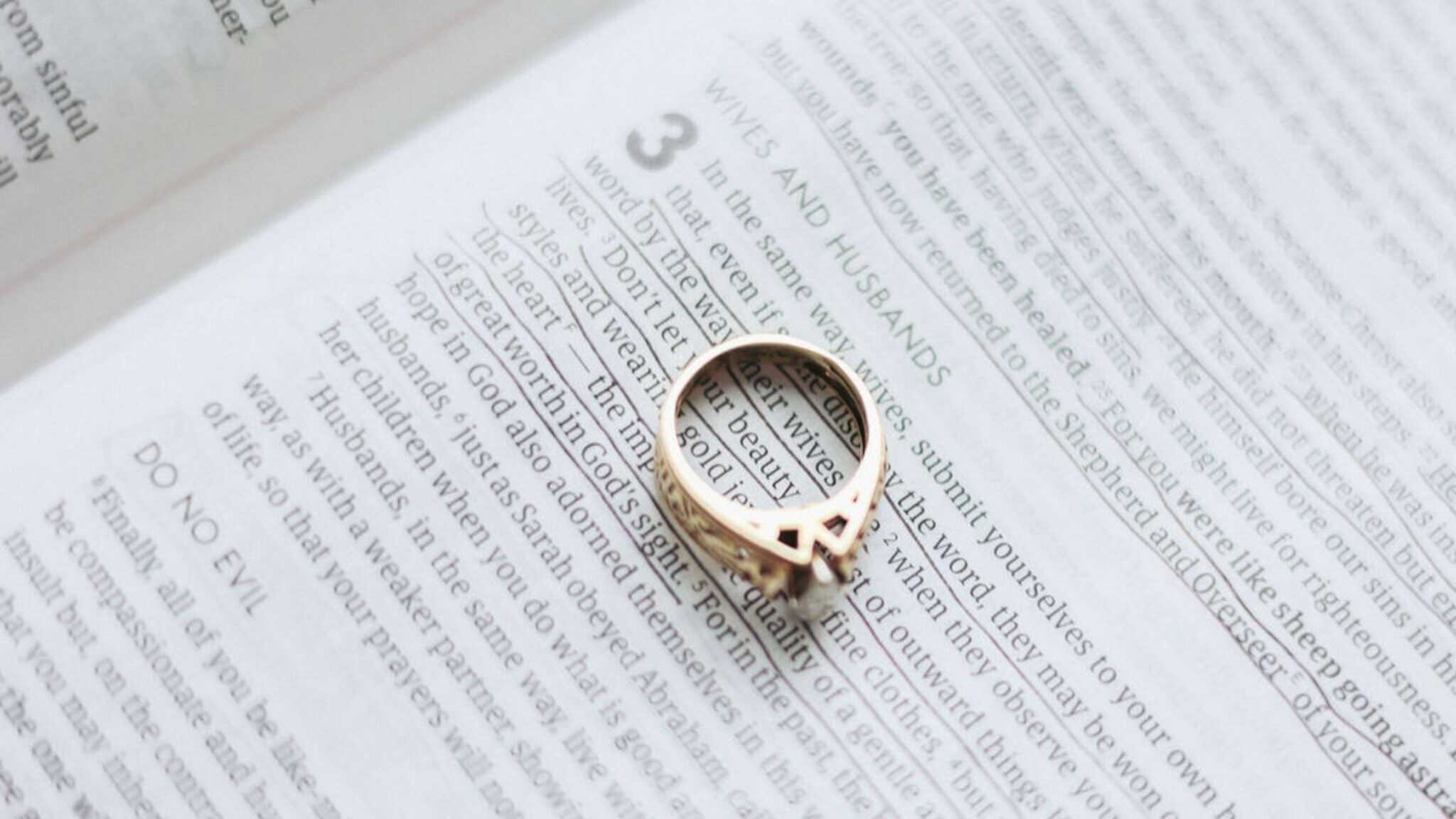 20 Bible Verses About Beauty: Embracing God’s Definition of True Beauty ...