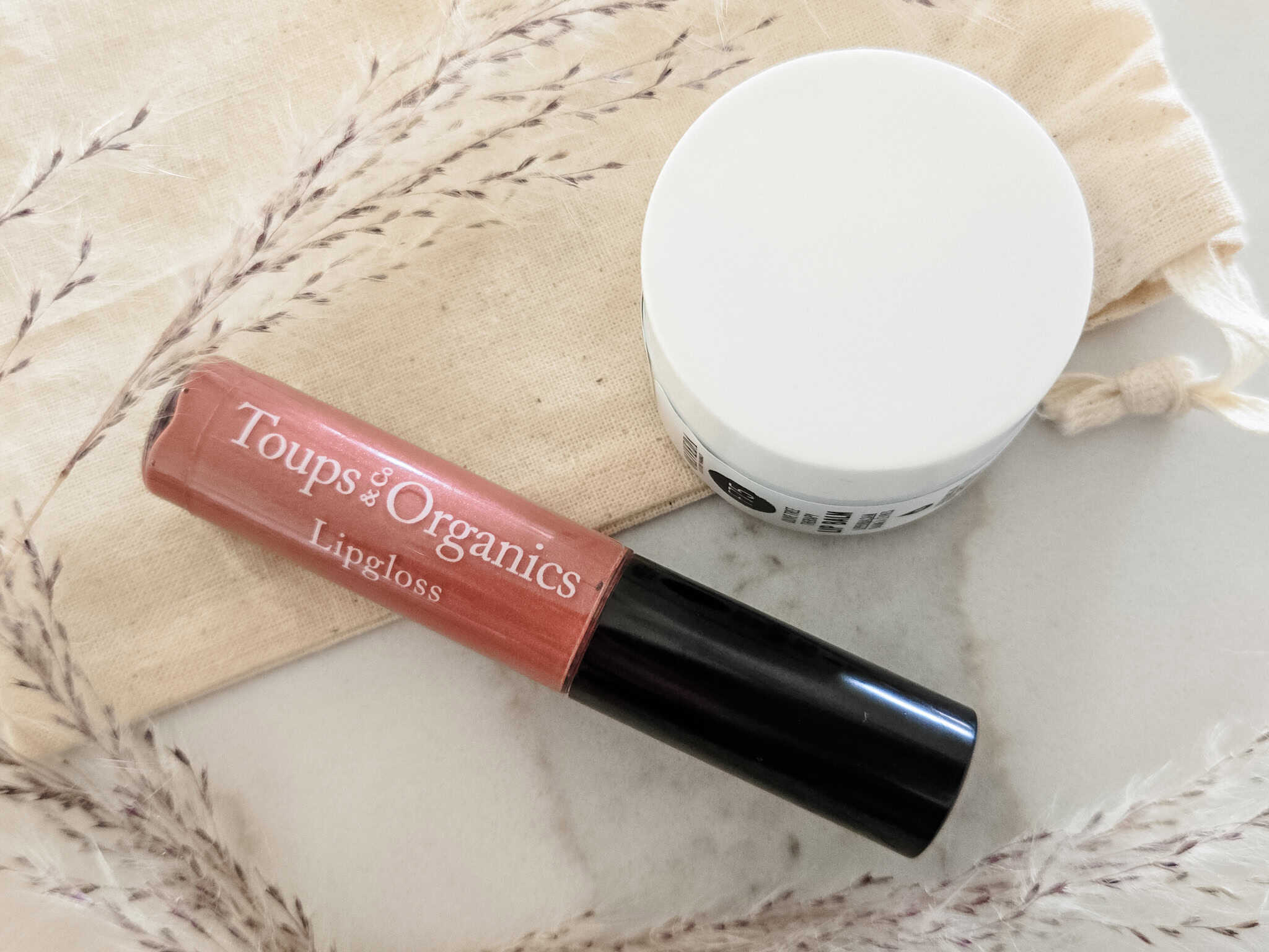The Ultimate Clean Makeup Guide: Non-Toxic Swaps for Every Product in ...