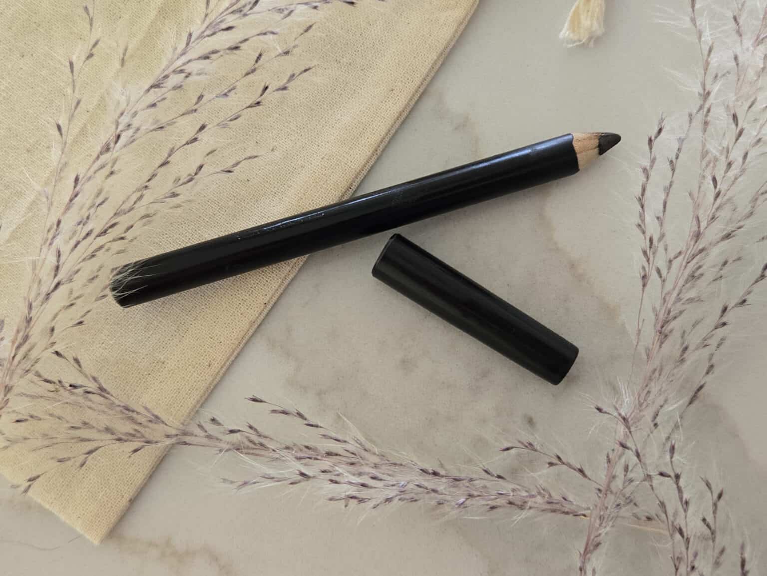 The Ultimate Clean Makeup Guide: Non-Toxic Swaps for Every Product in ...