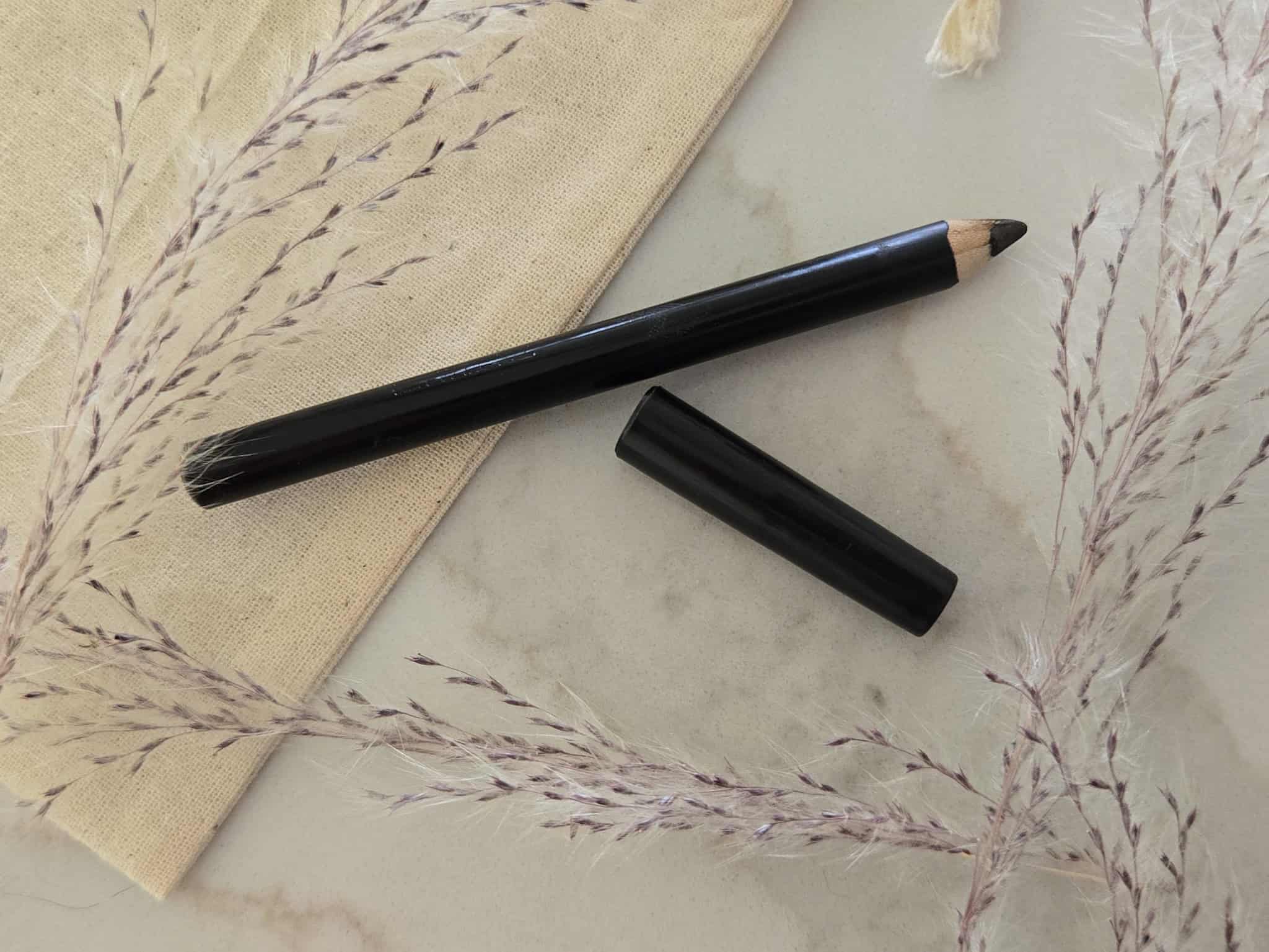 The Ultimate Clean Makeup Guide: Non-Toxic Swaps for Every Product in ...
